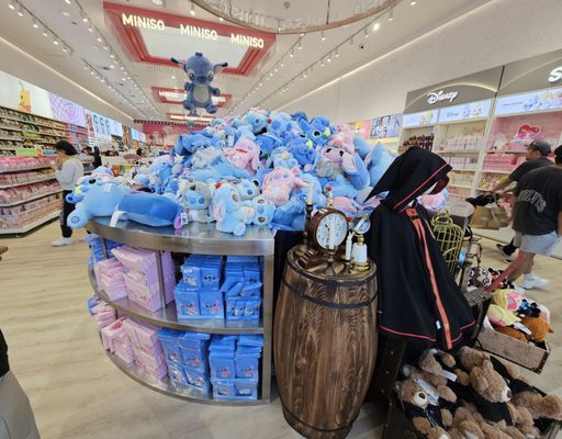 MINISO - Updated August 2025 - 68 Photos - 1418 3rd St, Santa Monica ...