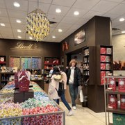 LINDT CHOCOLATE SHOP - 41 Photos & 62 Reviews - 704 Boylston Street ...