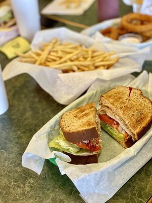 BRONCO BURGERS - Updated October 2025 - 137 Photos & 246 Reviews - 1925 ...