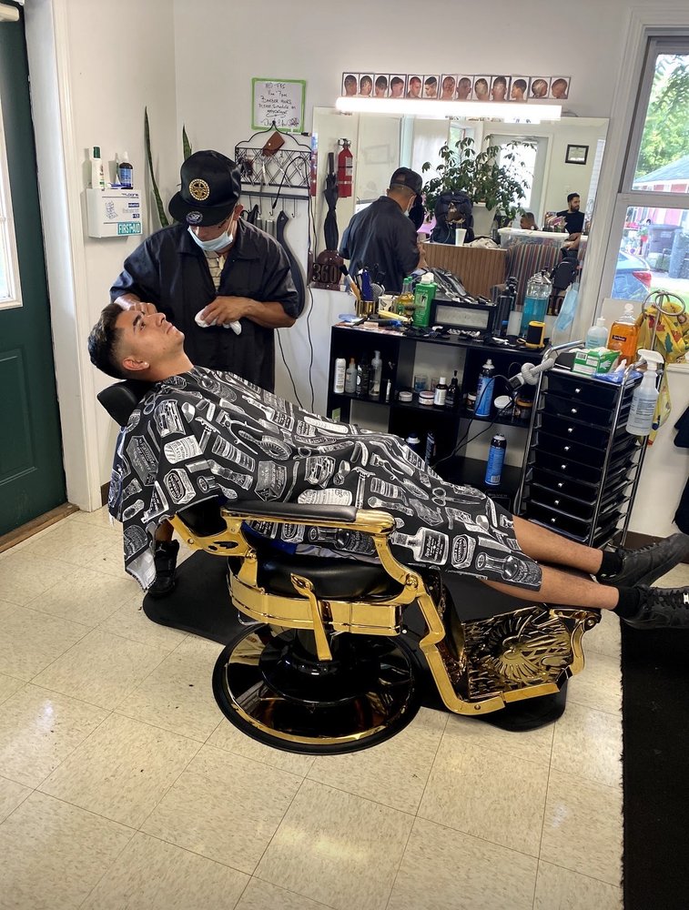 MAGIC HANDS - Updated December 2025 - 1350 Elkhorn Rd, Lake Geneva ...