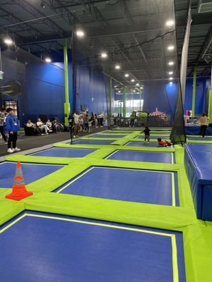 AIR RIDERZ TRAMPOLINE PARK - Updated December 2025 - 19 Photos - 250 ...