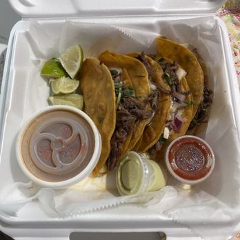 DOGOS VIP - Updated September 2024 - 95 Photos & 57 Reviews - 6125 ...