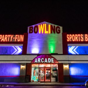 AMF SYOSSET LANES - 177 Photos & 66 Reviews - 111 Eileen Way, Syosset ...