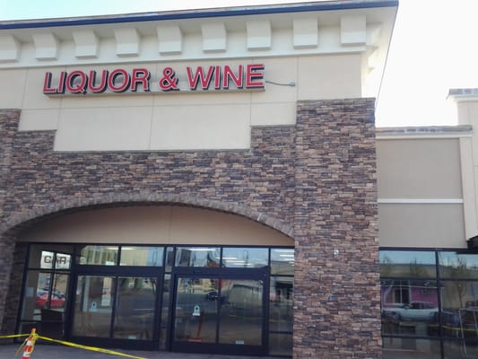 BULLDOG LIQUOR & WINE - Updated December 2025 - 1101 N Division ...