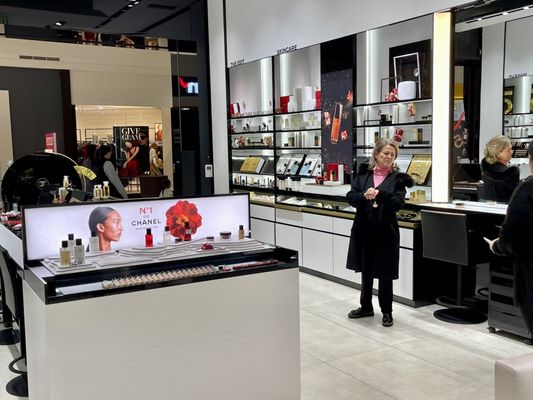 CHANEL - Updated June 2025 - 27 Photos & 53 Reviews - 1200 Morris Tpke ...