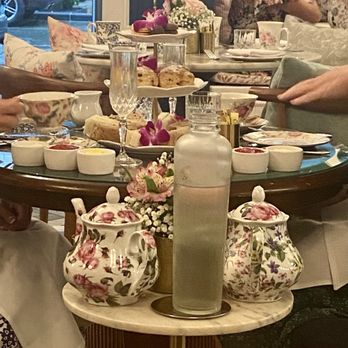 LITTLE HEN - HOUSTON - Updated July 2024 - 1057 Photos & 364 Reviews ...