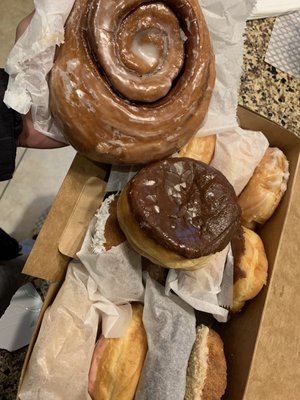 DAT DONUT - 192 Photos & 338 Reviews - 8251 S Cottage Grove Ave ...