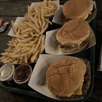 THE FRIENDLY TAVERN - Updated November 2024 - 611 Photos & 530 Reviews ...