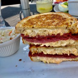 MAPLE TREE CAFE - Updated July 2025 - 74 Photos & 88 Reviews - 781 ...