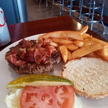 AMERICAN BURGERS - Updated August 2024 - 89 Photos & 118 Reviews - 326A ...