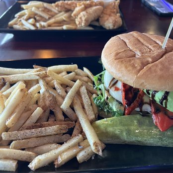 GCC PIZZA BAR & GRILL - Updated April 2025 - 198 Photos & 103 Reviews ...