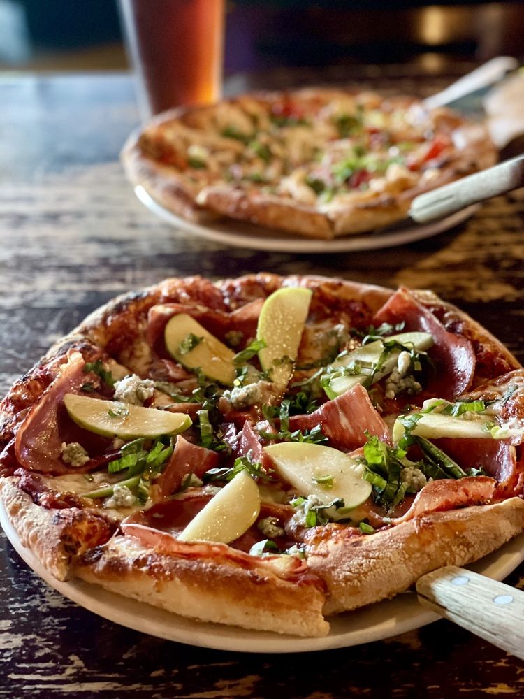 THE TOAD HOUSE - Updated March 2025 - 134 Photos & 294 Reviews - 1405 ...