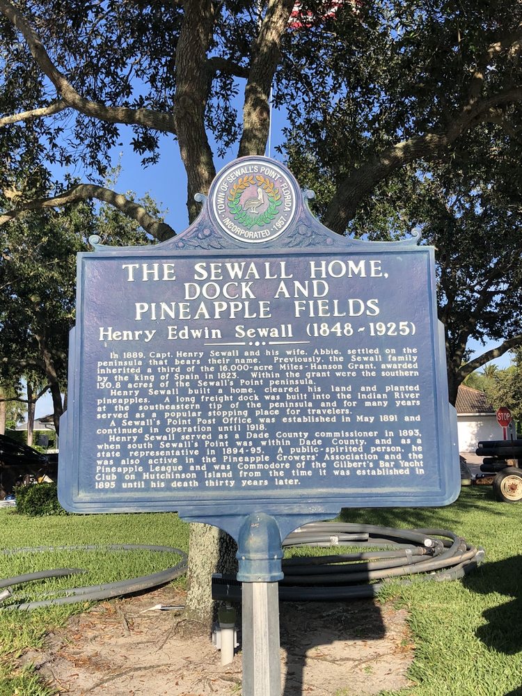 THE SEWALL HOME, DOCK, AND PINEAPPLE FIELDS - 3 E High Point Rd, Sewall ...