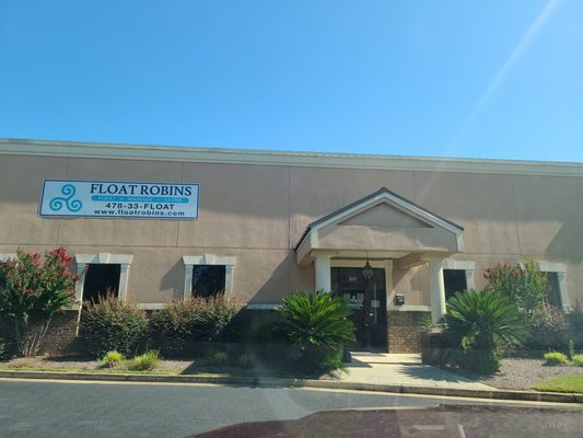 FLOAT ROBINS - Updated December 2025 - 14 Photos & 13 Reviews - 225 ...