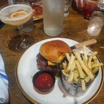 HANDCRAFT KITCHEN & COCKTAILS - Updated October 2024 - 655 Photos & 512 ...