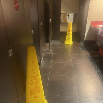 AMC AHWATUKEE 24 - Updated May 2025 - 158 Photos & 293 Reviews - 4915 E ...