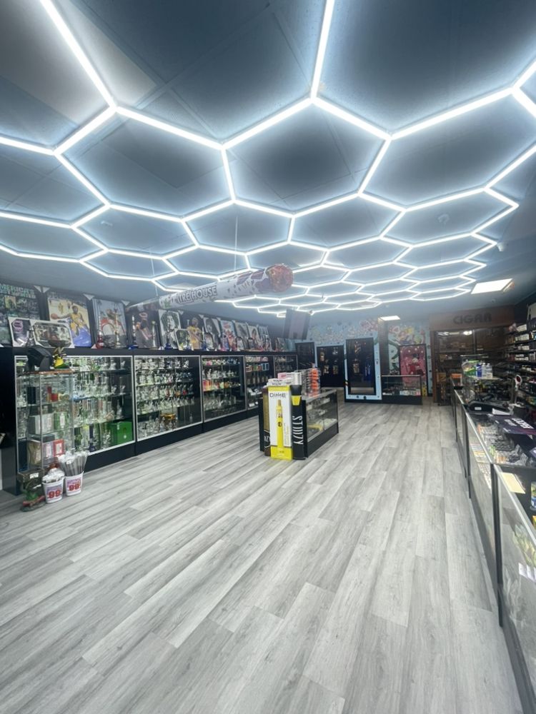 PLUTO SMOKE SHOP - 18 Photos - 1112 W 6th St, Corona, California ...