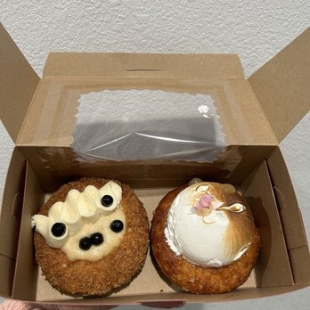 MAGIC DONUTS & COFFEE - Updated May 2024 - 261 Photos & 110 Reviews ...