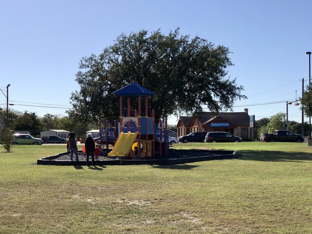 FLOURNOY PARK - Updated March 2025 - W Huntington St, Beeville, Texas ...