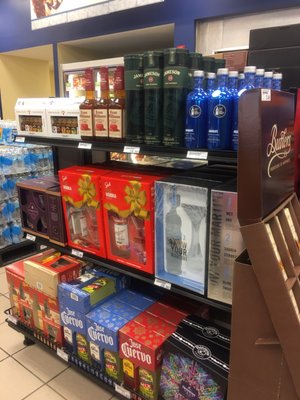 AAFES EXPRESS SHOPPETTE - Updated December 2025 - 16 Photos - 1796 ...