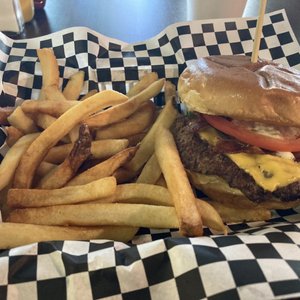THE SHERIFF BURGER - 56 Photos & 50 Reviews - 1020 NE Main St ...