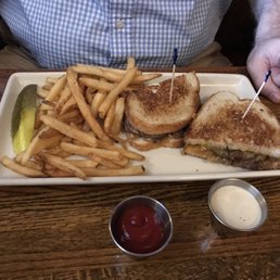 WINBERIE’S RESTAURANT & BAR - 218 Photos & 406 Reviews - 1 Palmer Sq E ...