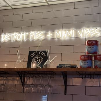 VICE CITY PIZZA - WEST KENDALL - Updated August 2025 - 420 Photos & 252 ...