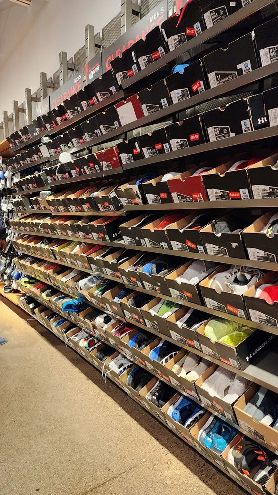 UNDER ARMOUR FACTORY HOUSE - Updated September 2025 - 400 South Wilson ...