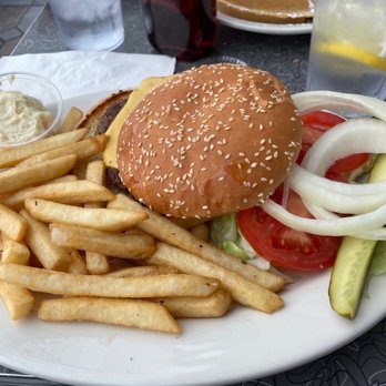 HAPPY DAYS FAMILY PANCAKE HOUSE - Updated October 2024 - 48 Photos & 29 ...