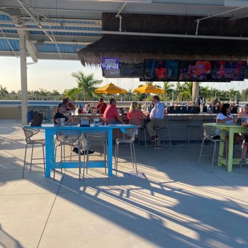 SUPERIOR POOLS TOMAHAWK TIKI BAR & GRILL - Updated September 2025 - 14 Photos & 23 Reviews ...