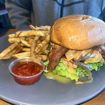 SLATER’S 50/50 TORRANCE - 113 Photos & 59 Reviews - 3525 W Carson St ...