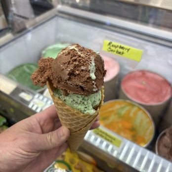 DIVINE MARKET - Updated December 2025 - 67 Photos & 45 Reviews - 20508 ...