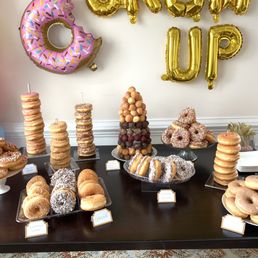 CAROLINA GLAZED DONUTS - Updated July 2025 - 147 Photos & 182 Reviews ...