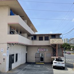 LILIHA DRIVE INN - Updated January 2026 - 799 Photos & 402 Reviews ...