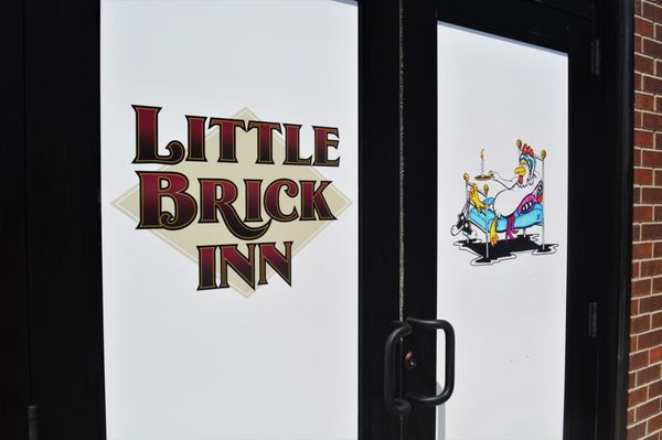 LITTLE BRICK INN - Updated September 2025 - 16 Photos - 1105 Military ...