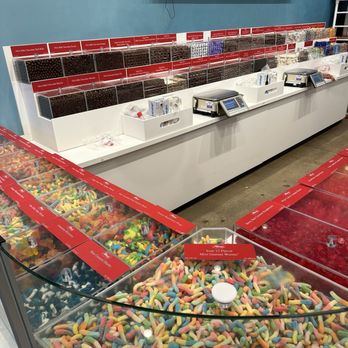 ALBANESE CONFECTIONERY - Updated July 2025 - 727 Photos & 396 Reviews ...