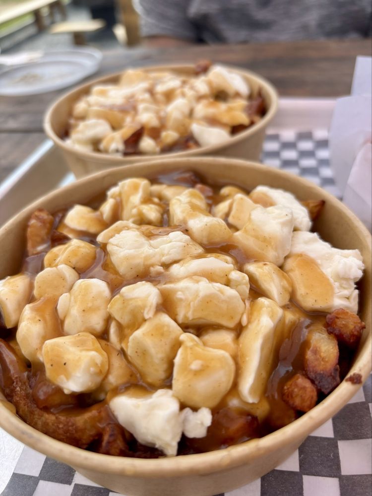 CHEZ HUGO BURGER SHOP - Updated September 2025 - 990 Rue Lamontagne ...