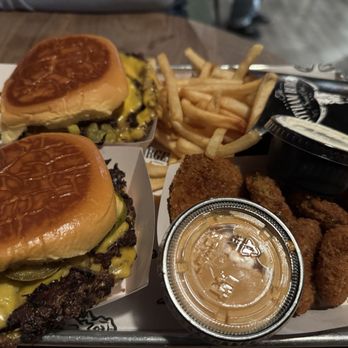 GOTHAM BURGER SOCIAL CLUB - Updated January 2025 - 330 Photos & 194 ...