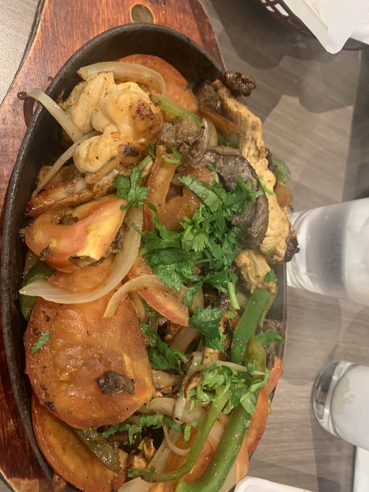 EL PAJONAL RESTAURANT - 60 Photos & 64 Reviews - 1133 N Vermont Ave ...