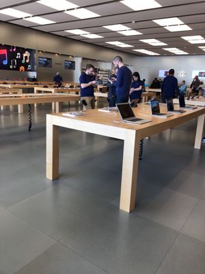 APPLE THE PROMENADE AT CHENAL - Updated November 2025 - 87 Reviews ...