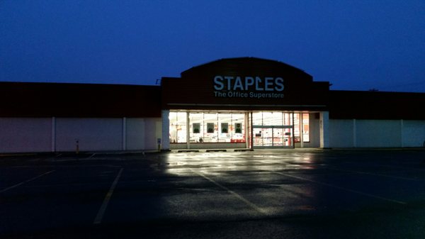 STAPLES - Updated December 2025 - 24 Photos & 22 Reviews - 2624 North ...