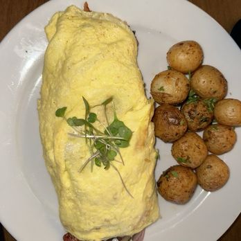 AROMA BRUNCH & DINNER - Updated December 2025 - 518 Photos & 216 ...