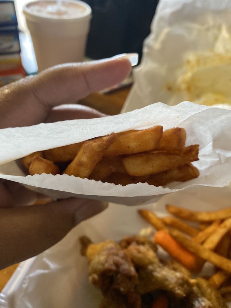 DIXIE QUEEN - Updated April 2024 - 23 Photos - 6769 E Shelby Dr ...