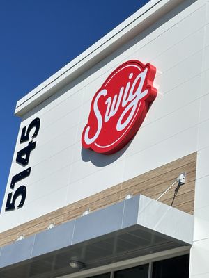 SWIG - Updated June 2025 - 45 Photos & 37 Reviews - 5145 Noggle Way ...