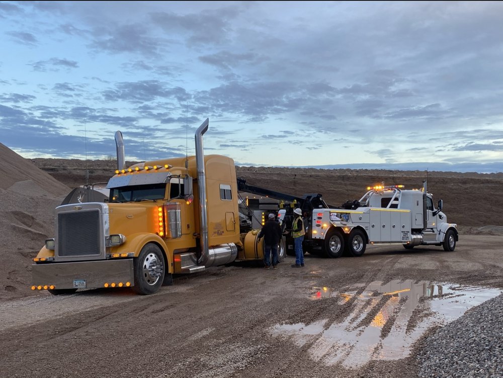 FREEWAY TOWING & STORAGE - Updated August 2025 - 17 Photos & 19 Reviews ...