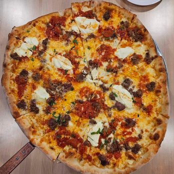 DISTRICT 4 PIZZA - Updated June 2024 - 129 Photos & 106 Reviews - 2123 ...