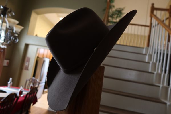 DOUBLE R HAT HOUSE - 28 Photos & 11 Reviews - 462 Highway 290 E, Elgin ...