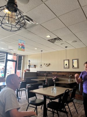 LISA’S LUNCHBOX - Updated December 2025 - 11 Photos - 16651 14 Mile Rd ...