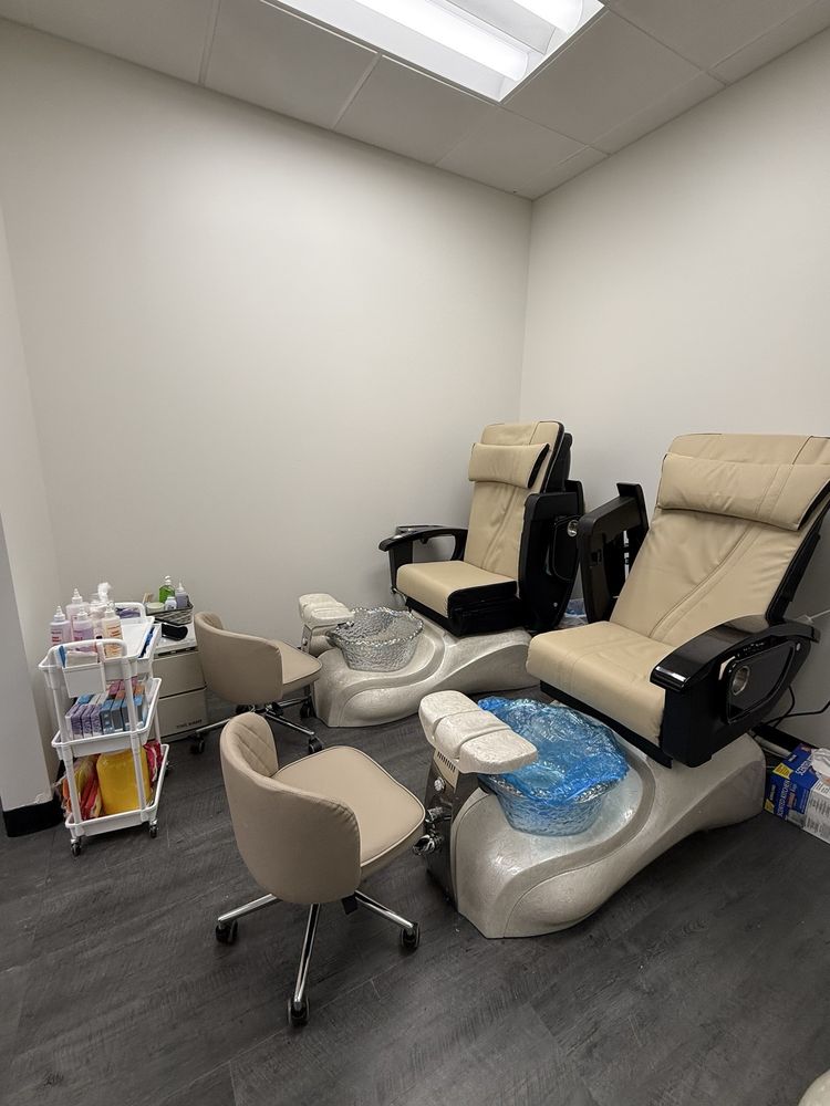 LILY NAILS STUDIO - Updated September 2025 - 12 Photos & 10 Reviews ...