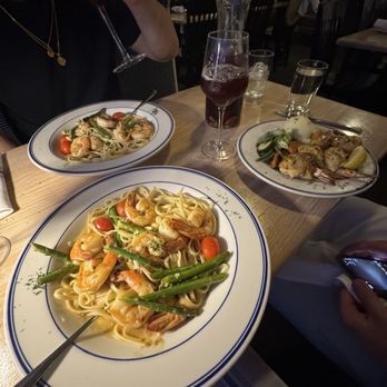 THE SHRIMP BOX & OUTSIDE THE BOX PATIO BAR - Updated May 2025 - 761 ...